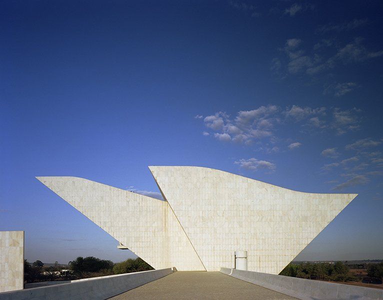 Todd Eberle, la fotografía entre el cielo y la arquitectura - LIBROS ...